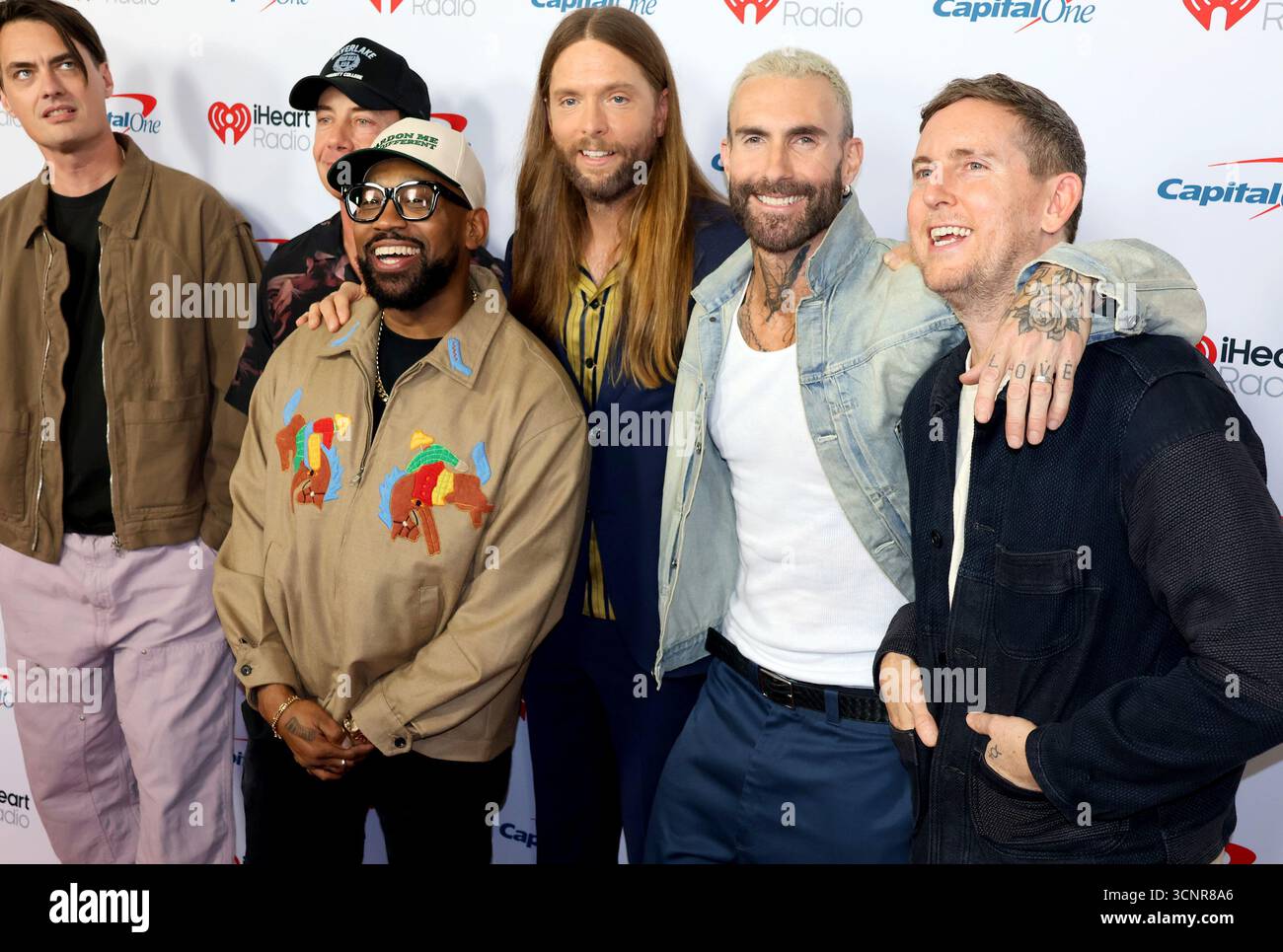 Sam Farrar, Matt Flynn, Paul "PJ" Morton, James Valentine, Adam Levine and Jesse Carmichael of ...