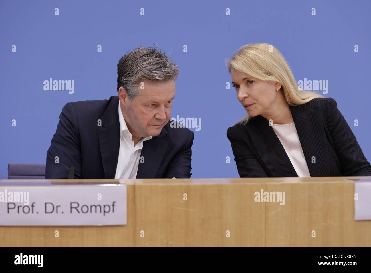 Prof. Dr. Dirk Rompf, Geschäftsführer ifok GmbH, Evelyn Palla, Deutsche ...