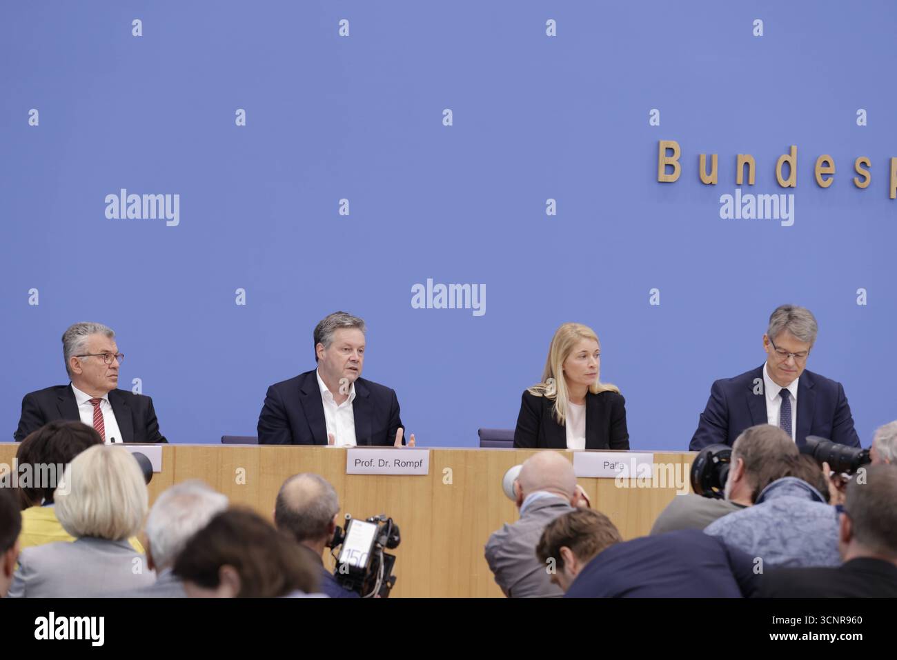 Werner Gatzer, Aufsichtsratsvorsitzender Deutsche Bahn AG, Prof. Dr ...