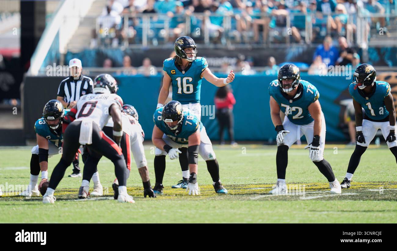 Jacksonville Jaguars quarterback Trevor Lawrence (16) calls signals ...