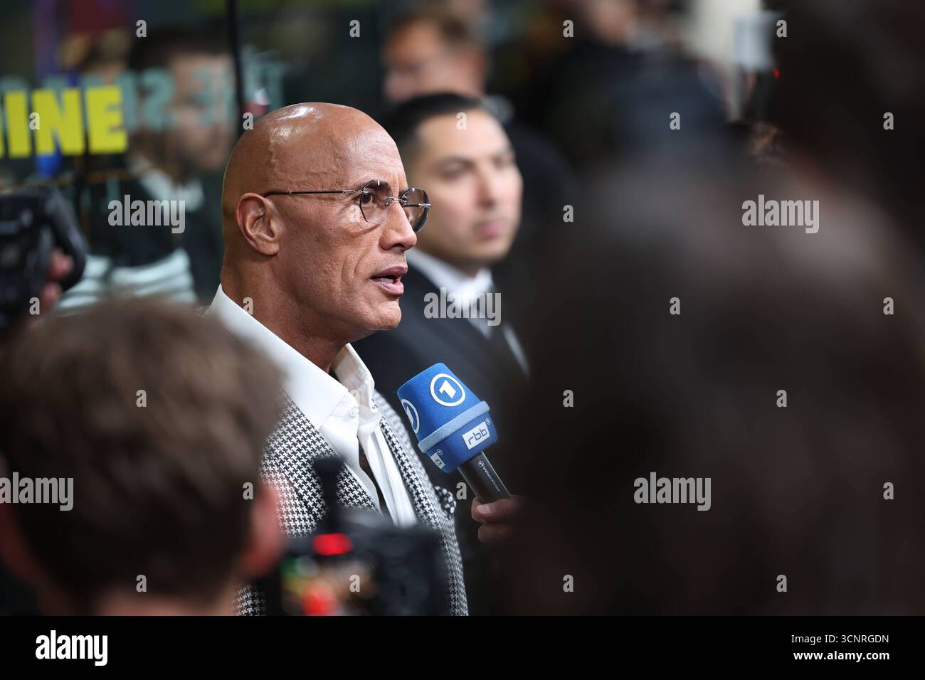Premiere THE SMASHING MACHINE Zwischen Triumph und Abgrund Dwayne The ...