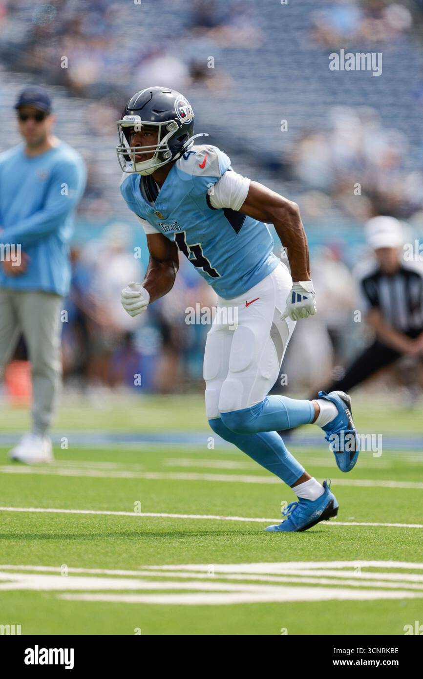 Tennessee Titans wide receiver Tyler Lockett (4) warms up prior to an ...