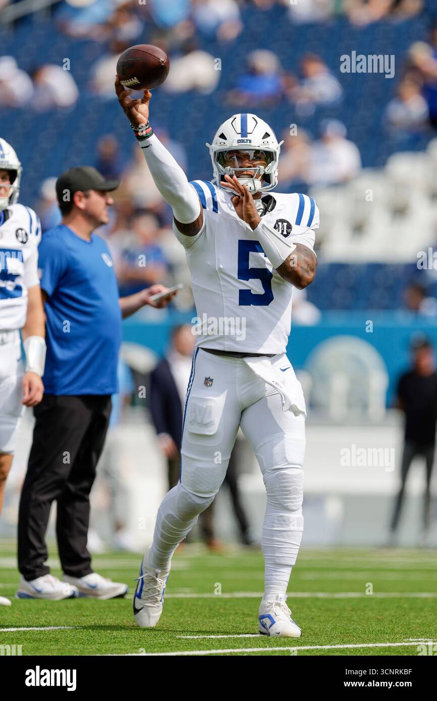 Indianapolis Colts quarterback Anthony Richardson Sr. (5) warms up ...