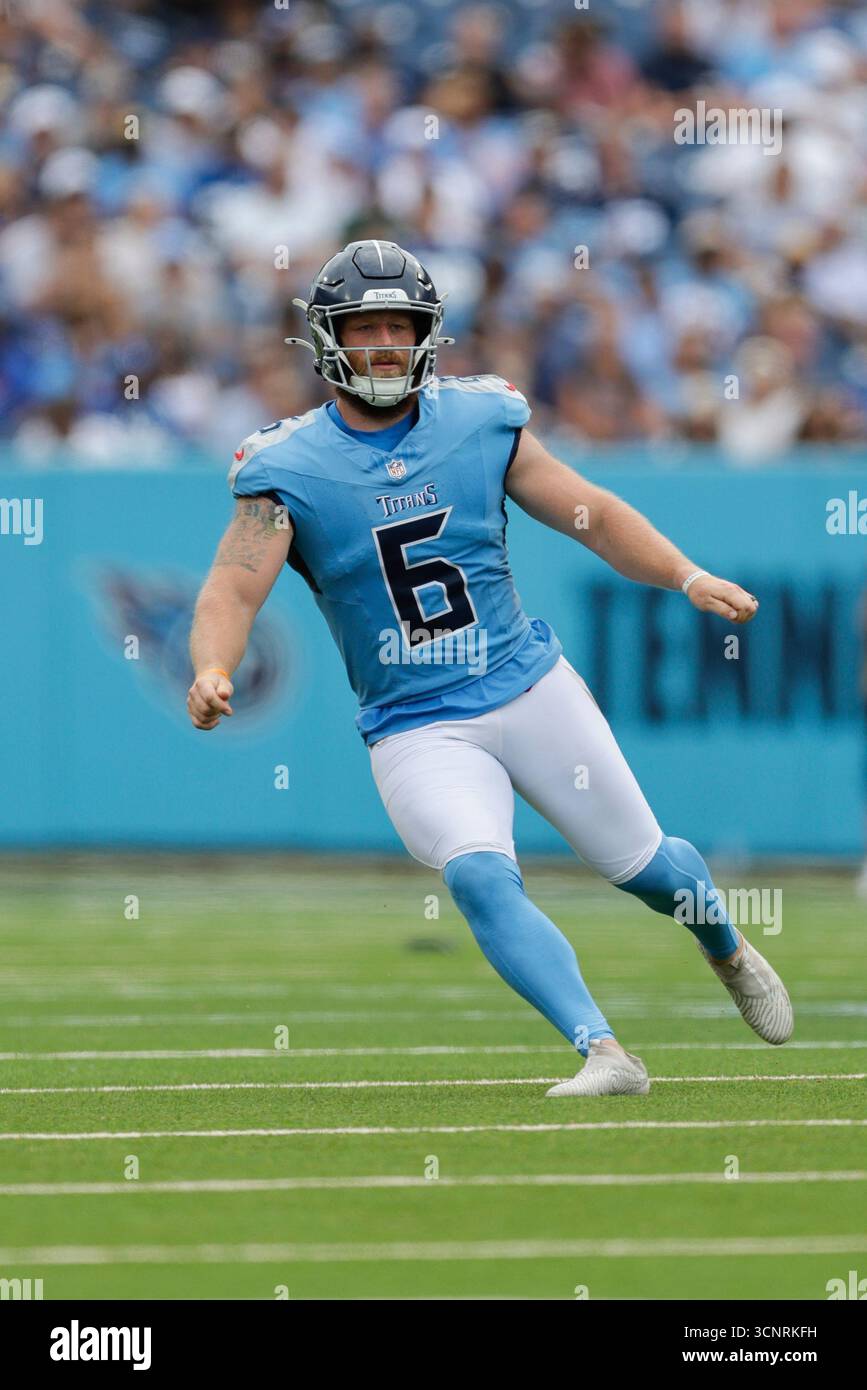 Tennessee Titans kicker Joey Slye (6) defends on a kick off during the ...