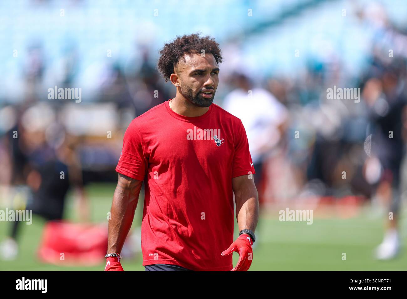 Houston Texans wide receiver Christian Kirk (13) warms up before an NFL ...