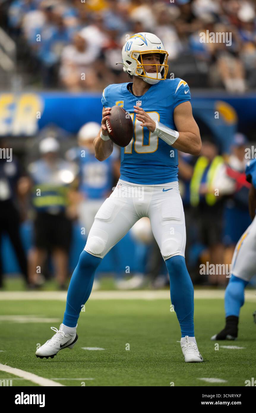 Los Angeles Chargers quarterback Justin Herbert (10) looks to throw a ...