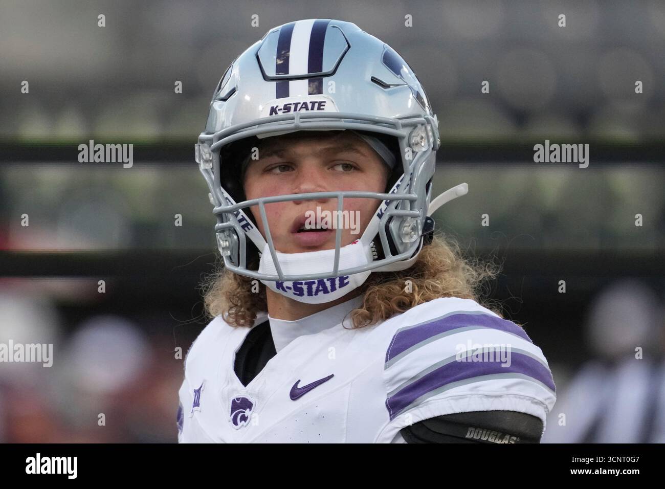 Kansas State quarterback Avery Johnson (2) in the second half of an ...