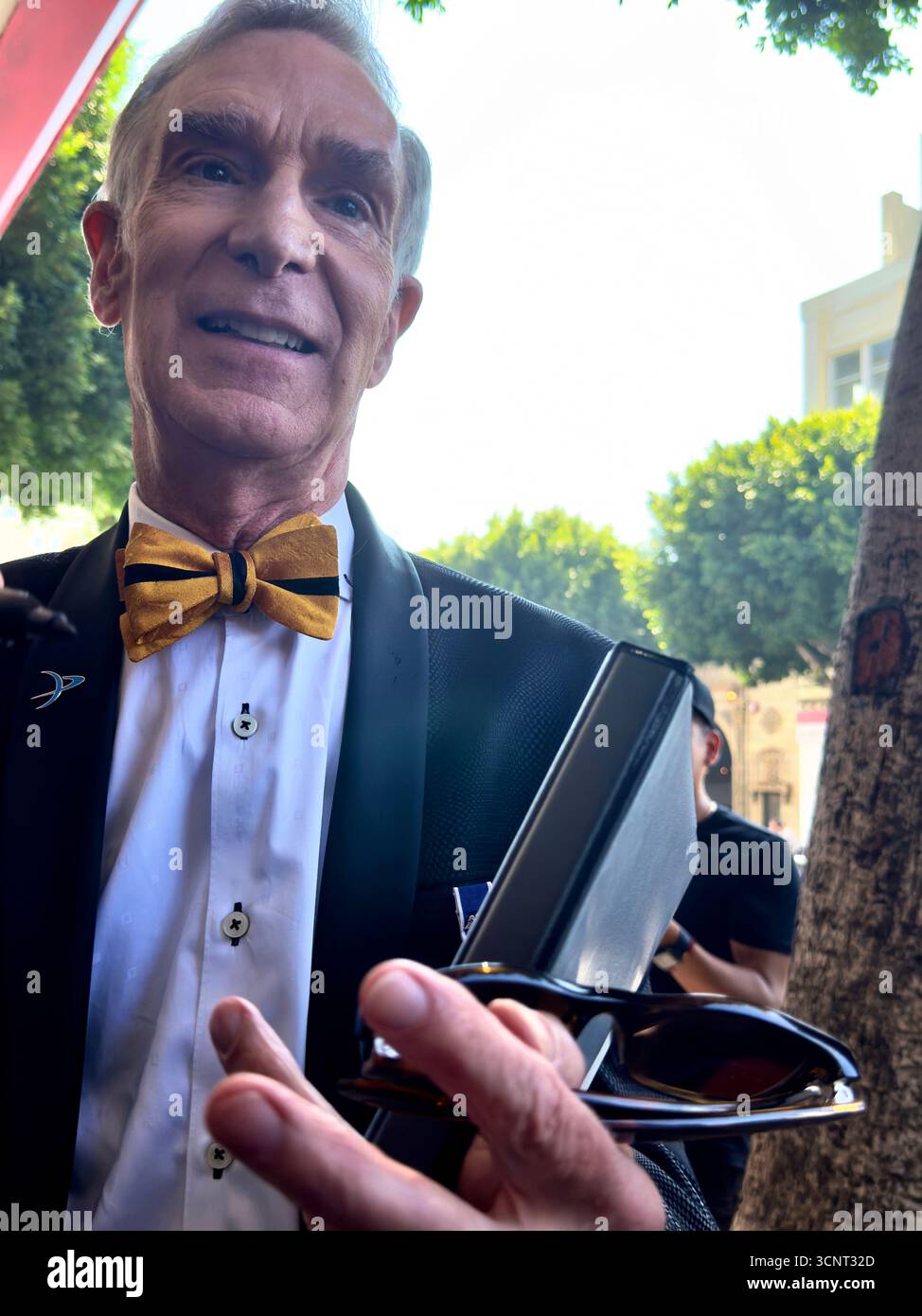 Bill nye greeting fans hi-res stock photography and images - Alamy