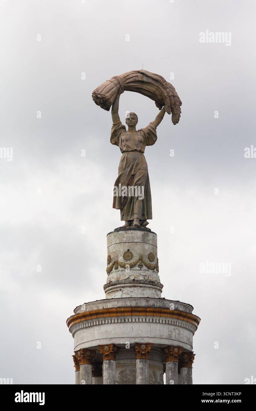 Kyiv, Ukraine - June11, 2021: Statue of a woman with the Hold of the ...