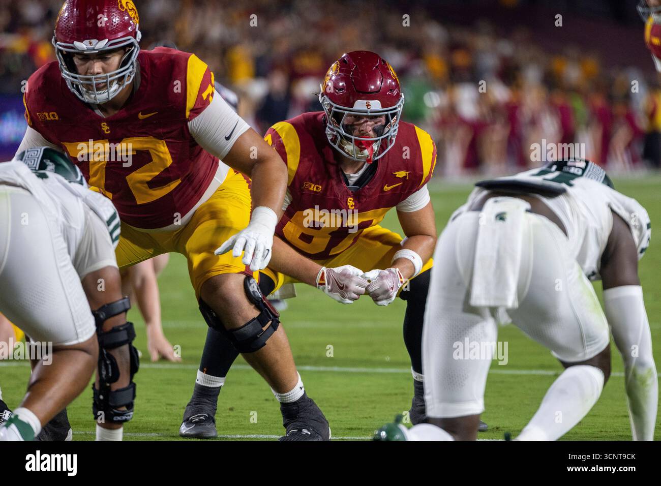 LOS ANGELES, CA - SEPTEMBER 20: USC Trojans offensive lineman Elijah ...