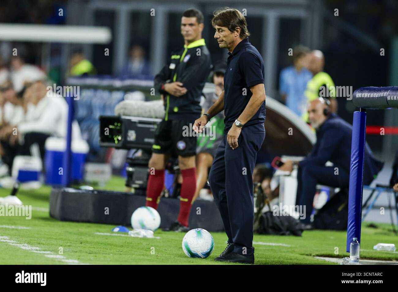 Napoli's Italian coach Antonio Conte during the Serie A football match ...