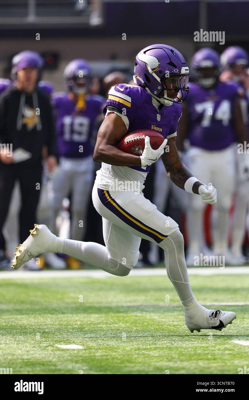 Minnesota Vikings wide receiver Rondale Moore returns a kick during the ...