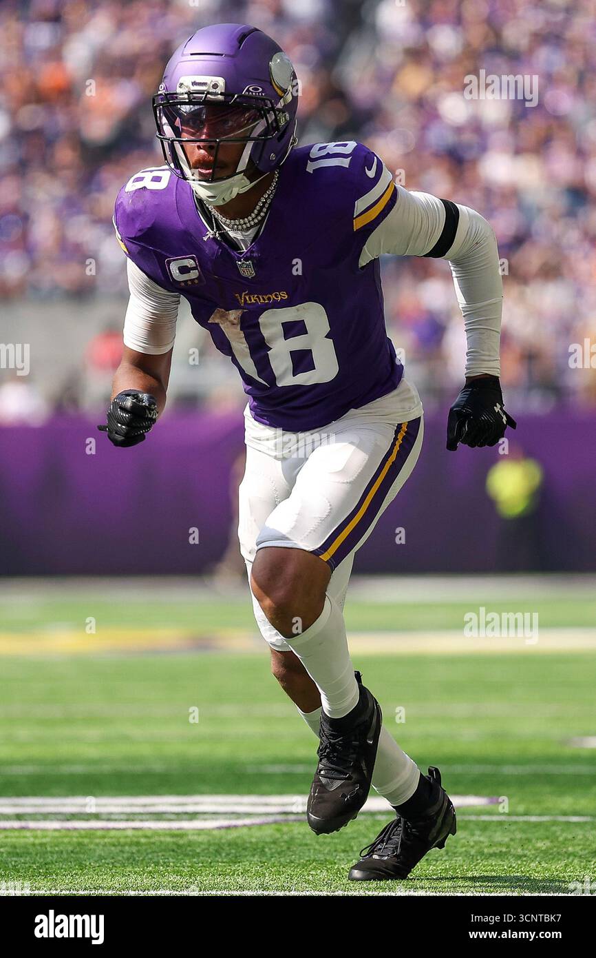 Minnesota Vikings wide receiver Justin Jefferson (18) in action against ...