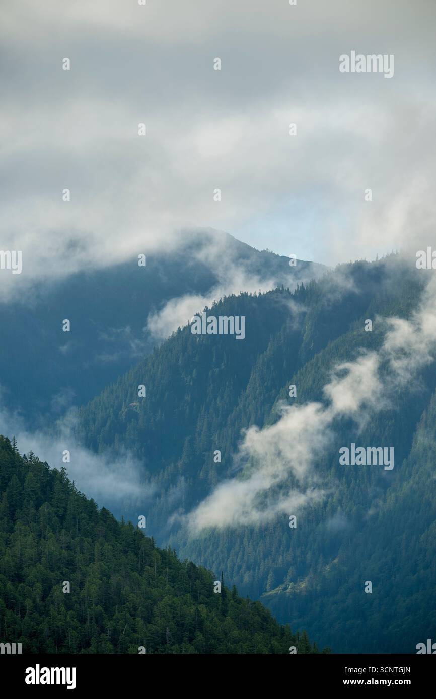 Clouds slowly breaking up hi-res stock photography and images - Alamy