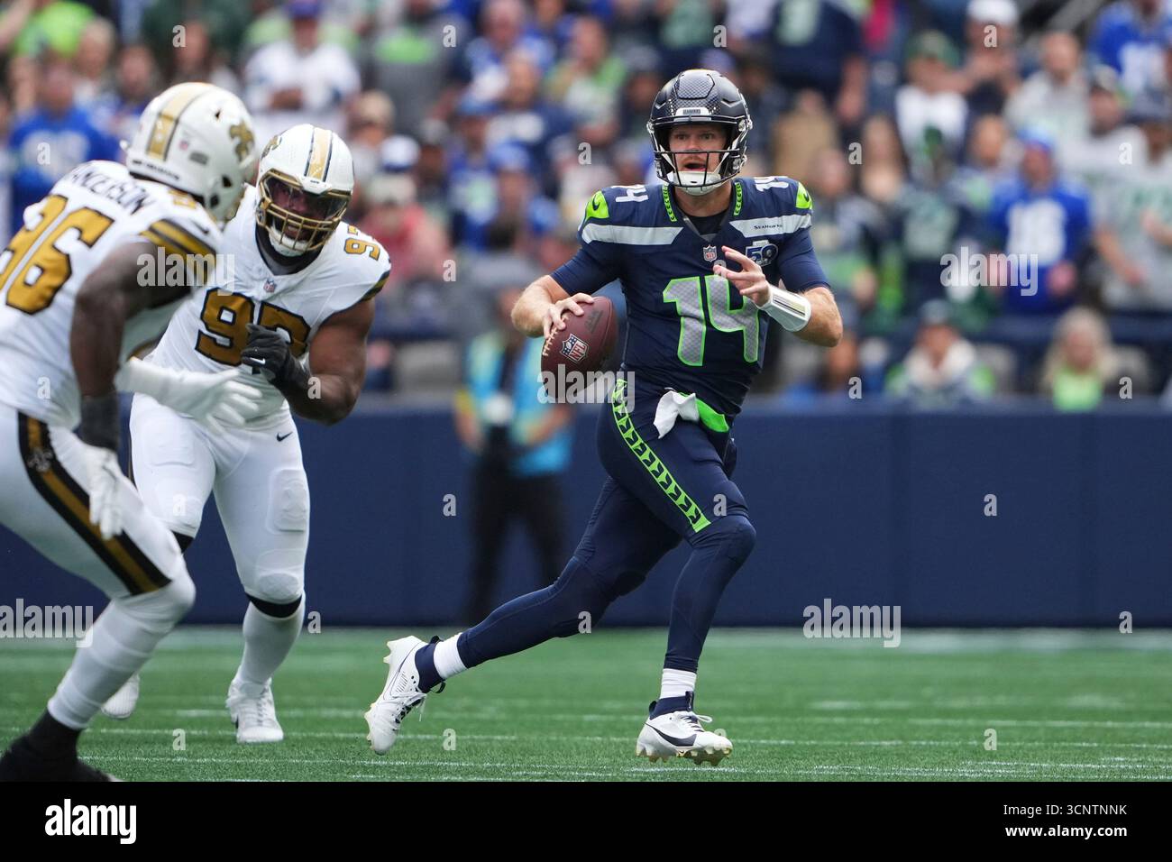 Seattle Seahawks quarterback Sam Darnold (14) scrambles against New ...