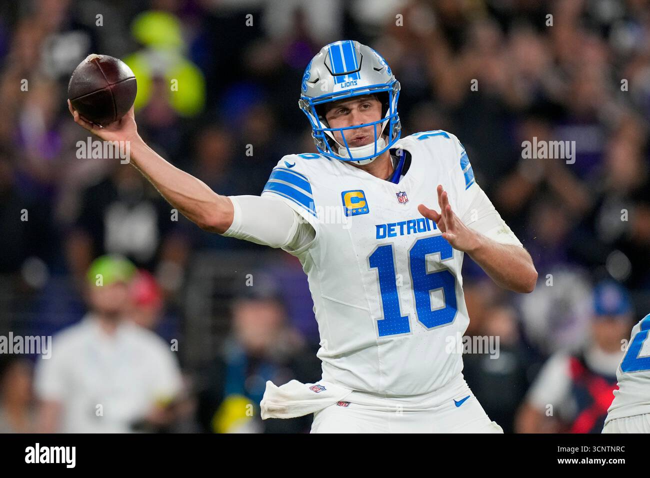 Detroit Lions quarterback Jared Goff throws a pass against the ...