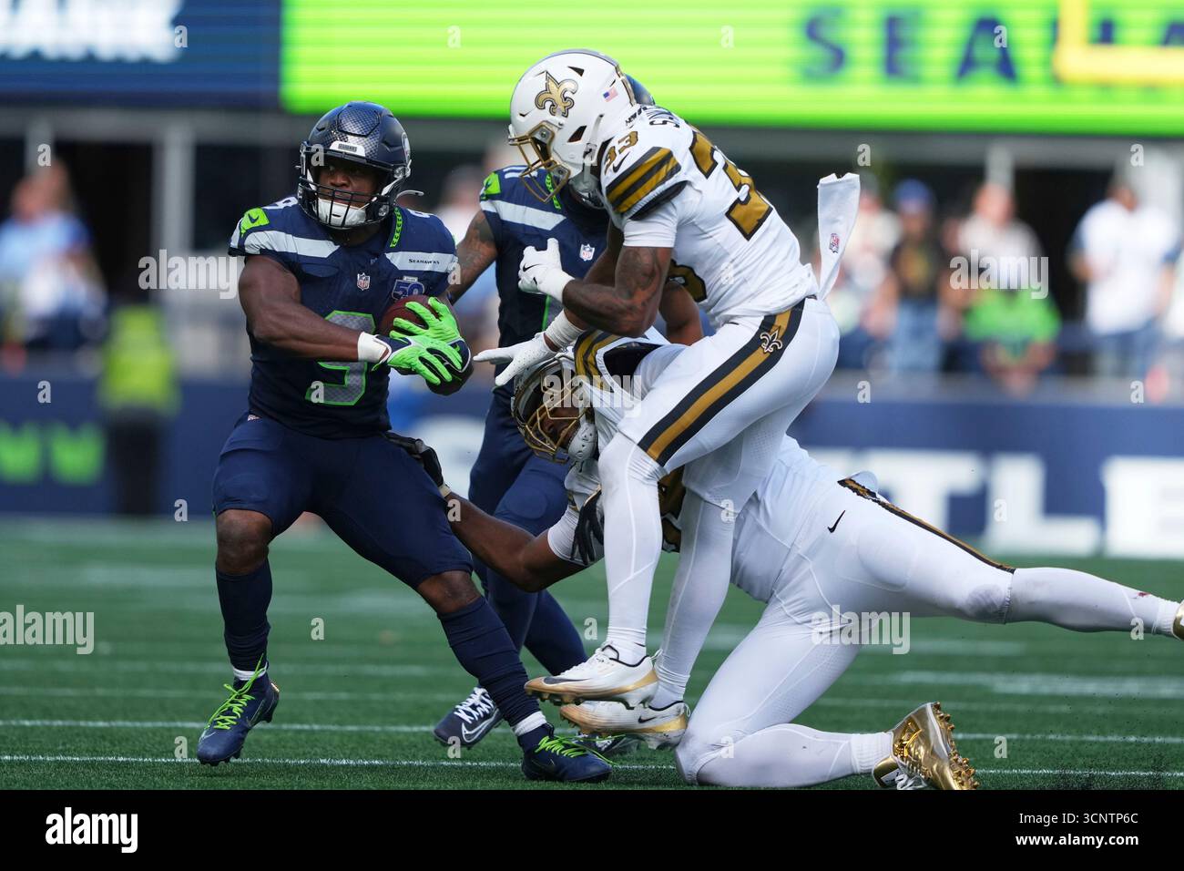 Seattle Seahawks running back Kenneth Walker III (9) runs the ball ...