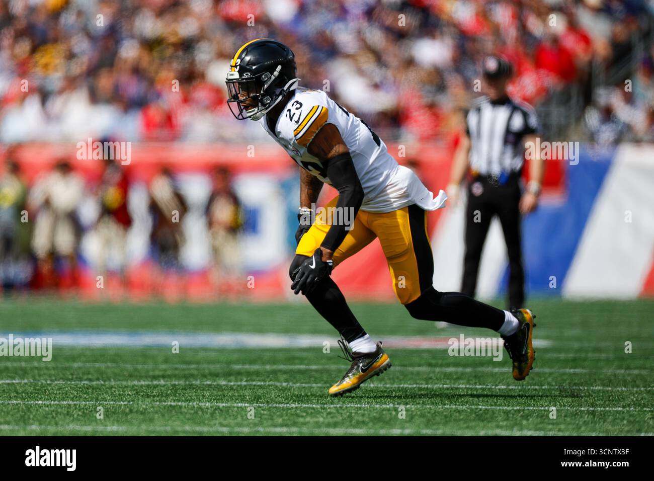 Pittsburgh Steelers cornerback Darius Slay (23) drops into coverage ...
