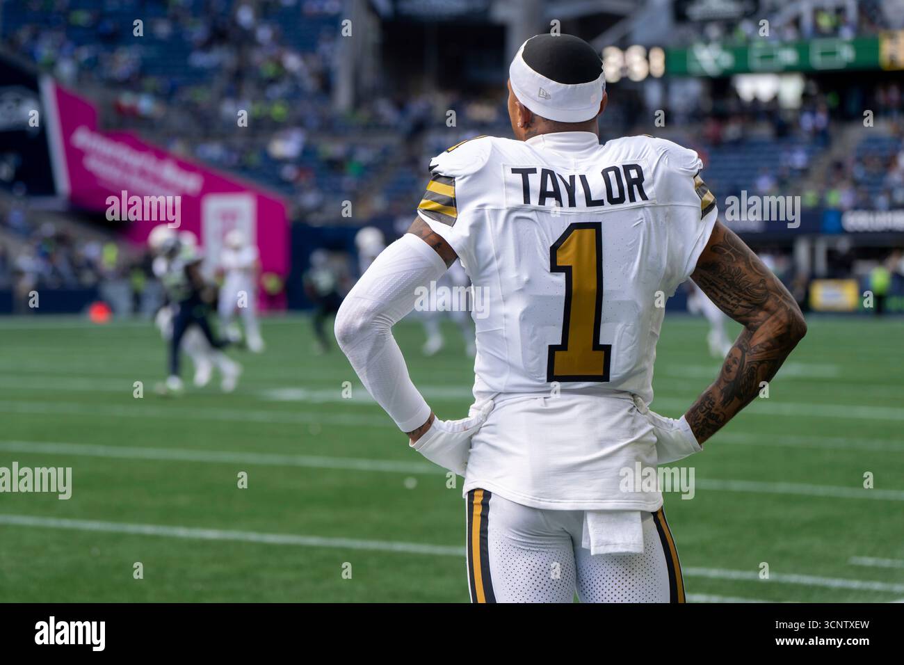 New Orleans Saints defensive back Alontae Taylor watches play from the ...