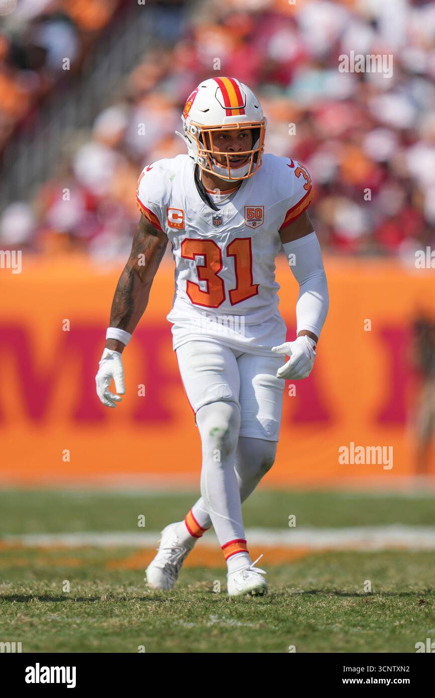 Tampa Bay Buccaneers safety Antoine Winfield Jr. (31) creeps toward the ...