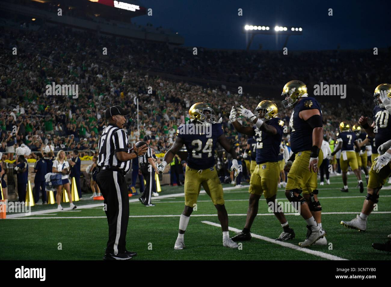 Notre Dame running back Jadarian Price (24) celebrates with teammates ...