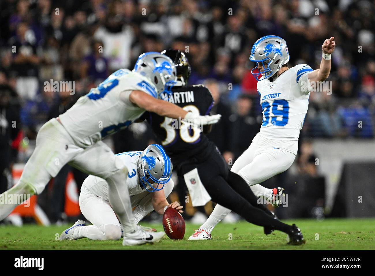 Detroit Lions kicker Jake Bates (39) kicks a field goal during the ...