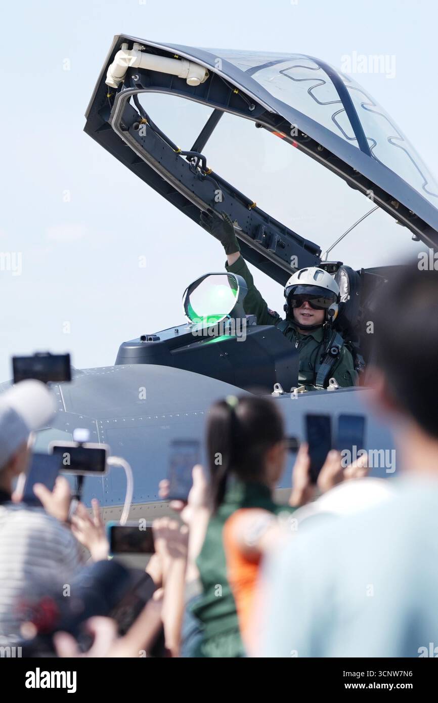 **CHINESE MAINLAND, HONG KONG, MACAU AND TAIWAN OUT** People visit the ...