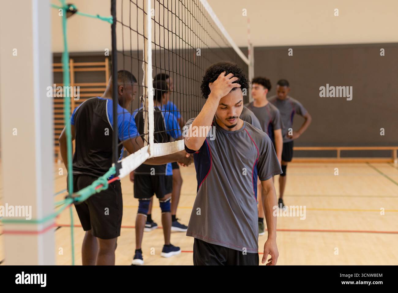 Running man focused on knee hi-res stock photography and images - Alamy