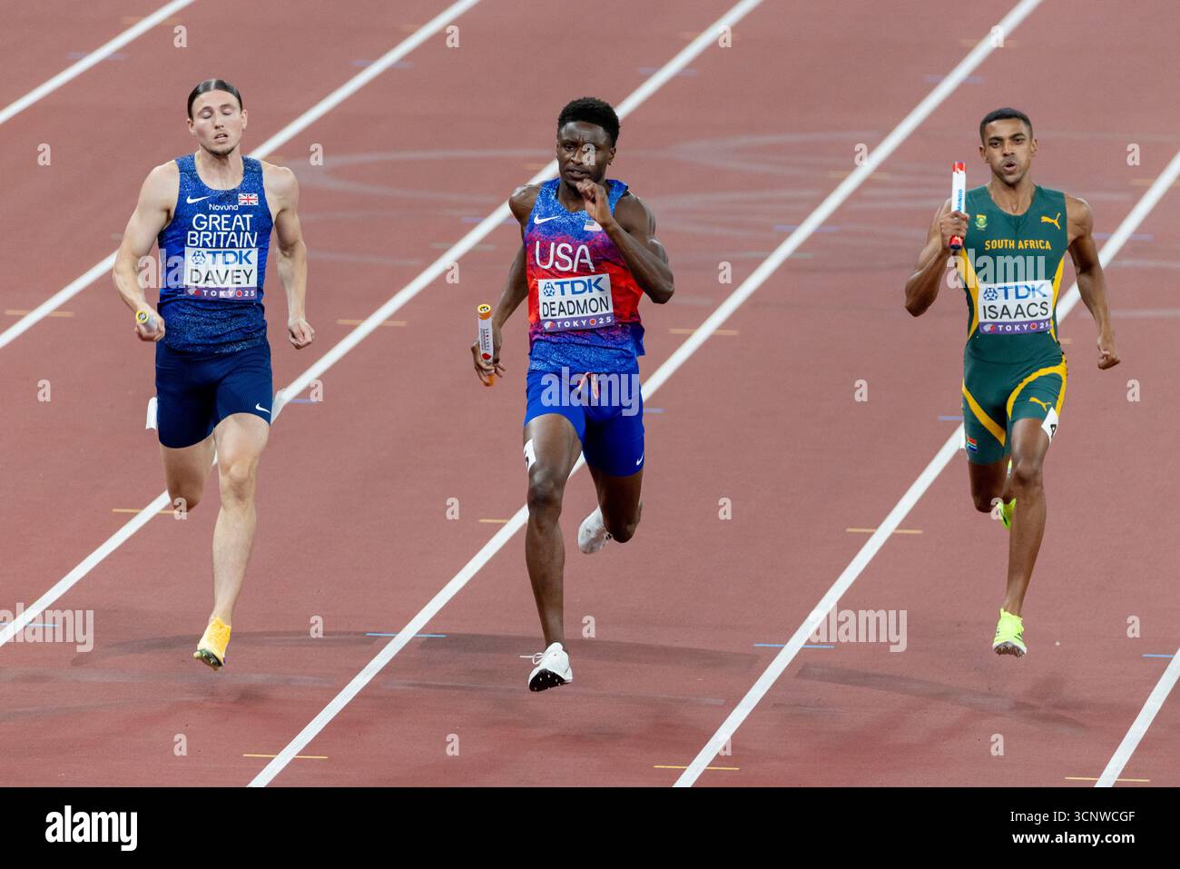 Bryce Deadmon (USA) and team USA win the mixed 4 x 400 relay in a ...