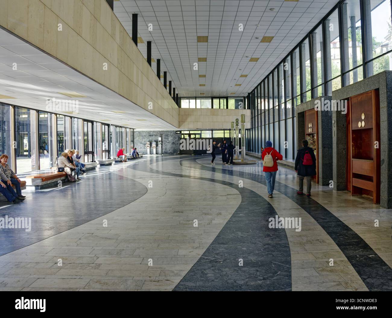 Entrance hall, bubbling colonnade with geyser of hot mineral water, spa ...