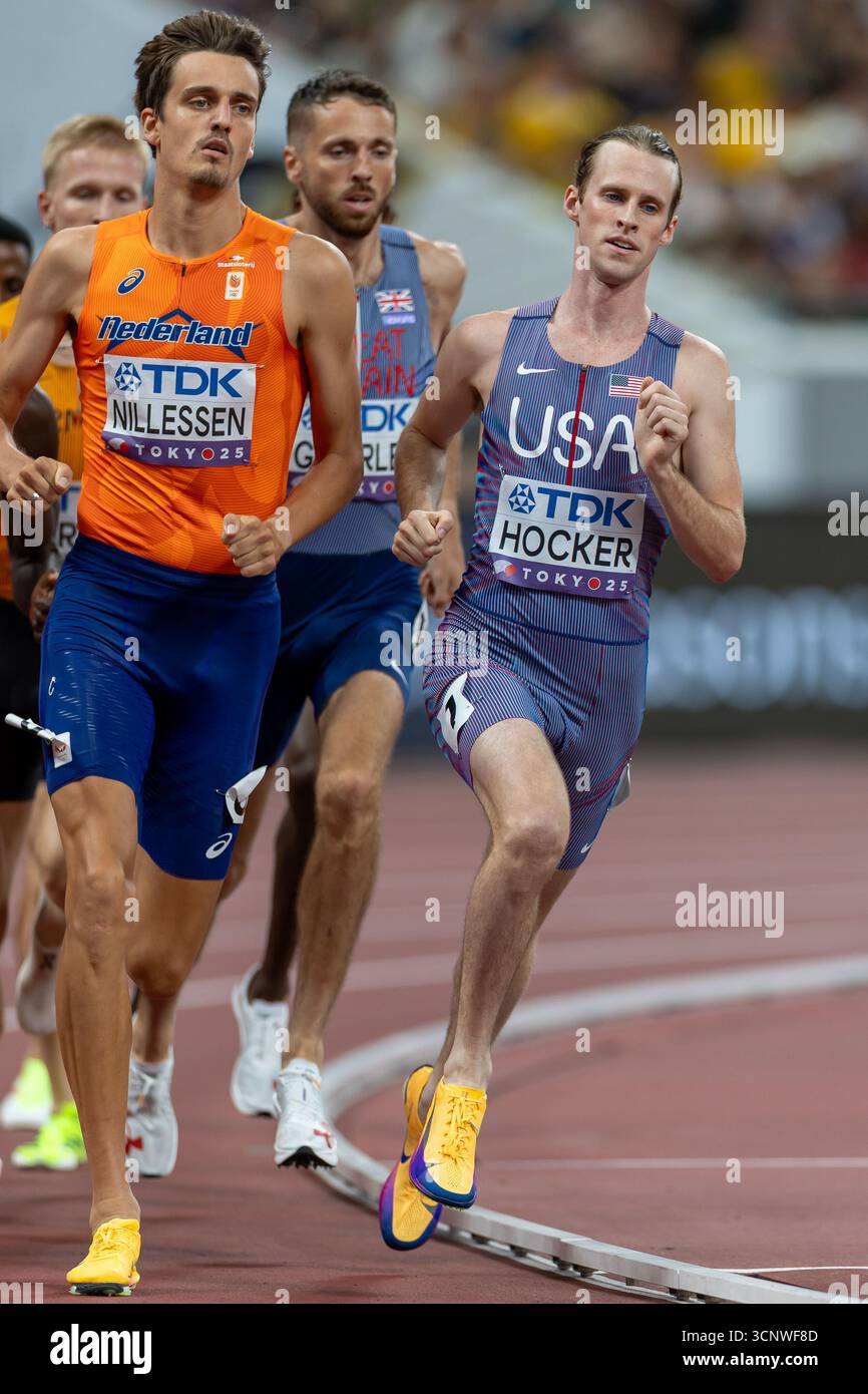 Cole Hocker (USA) runs the 1500 semi-final of the 1500 meters during ...
