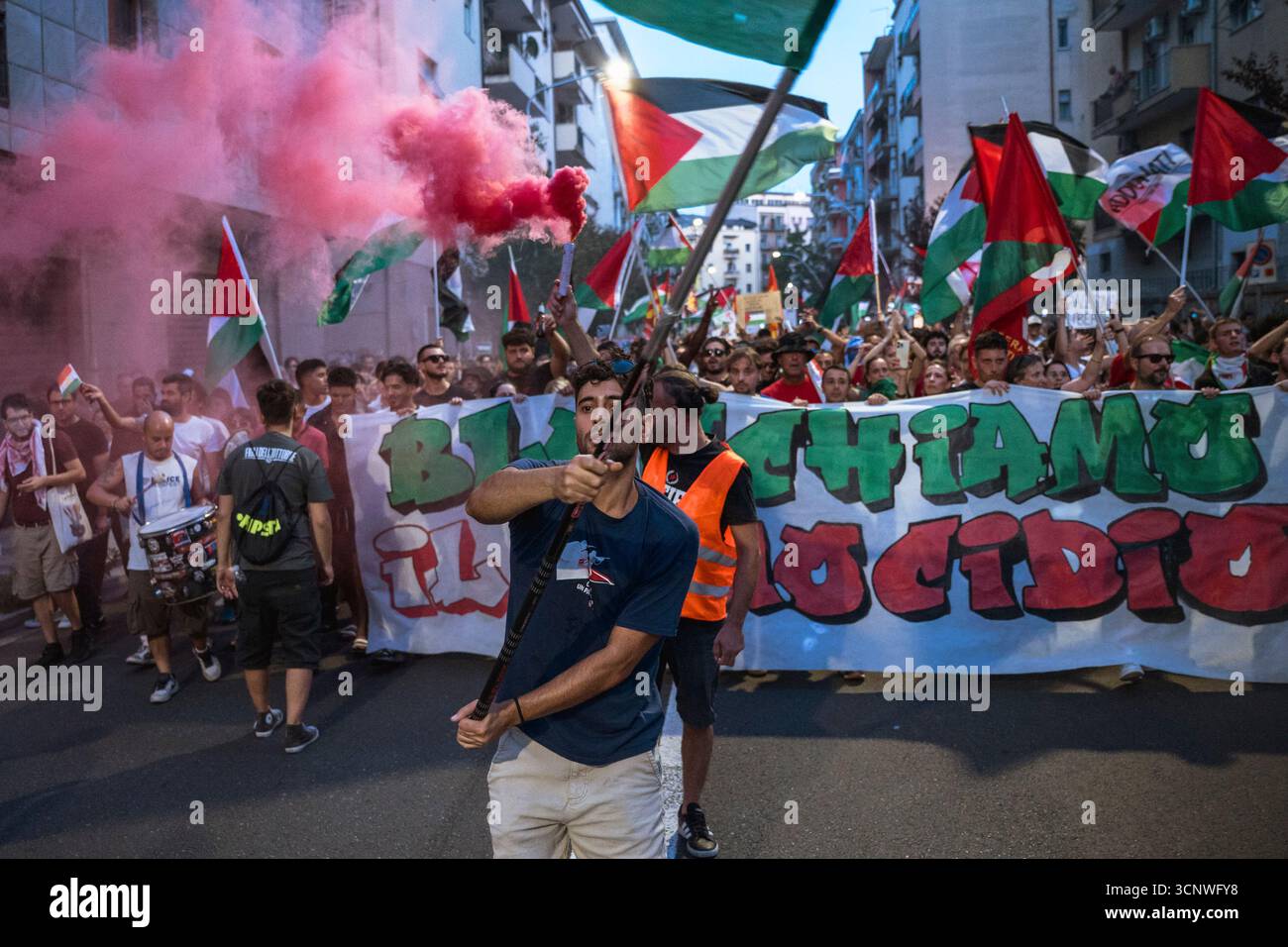 September 22, 2025, Cosenza, Cosenza, Italy: People seen advancing with ...