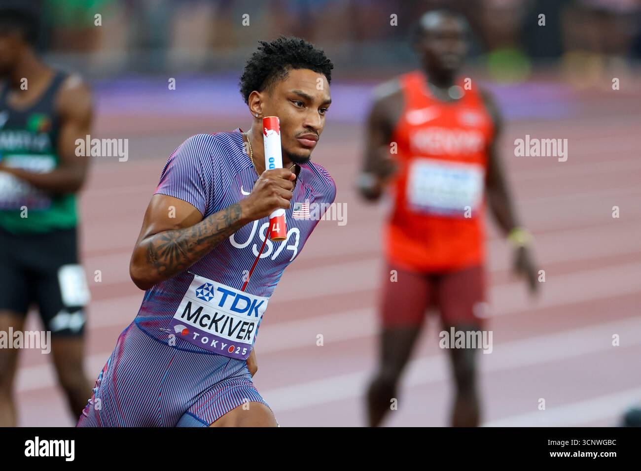 Jenoah McKiver (USA) runs the 4 x 400 meter relay during the World ...