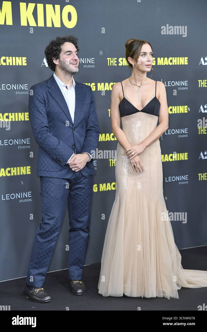 Benny Safdie und Emily Blunt bei der Deutschlandpremiere von THE ...