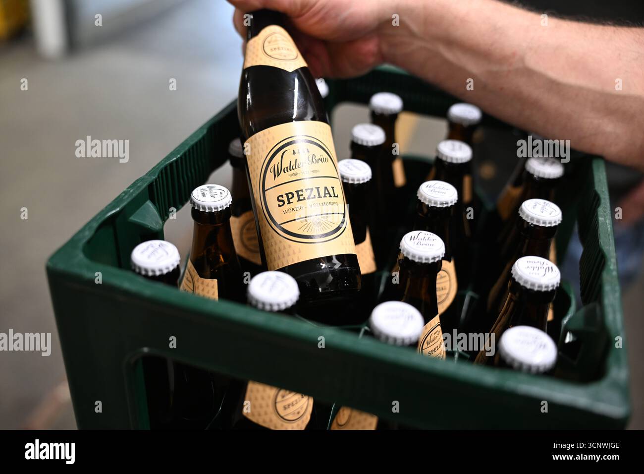 22 September 2025, Baden-Württemberg, Königseggwald: Master brewer ...