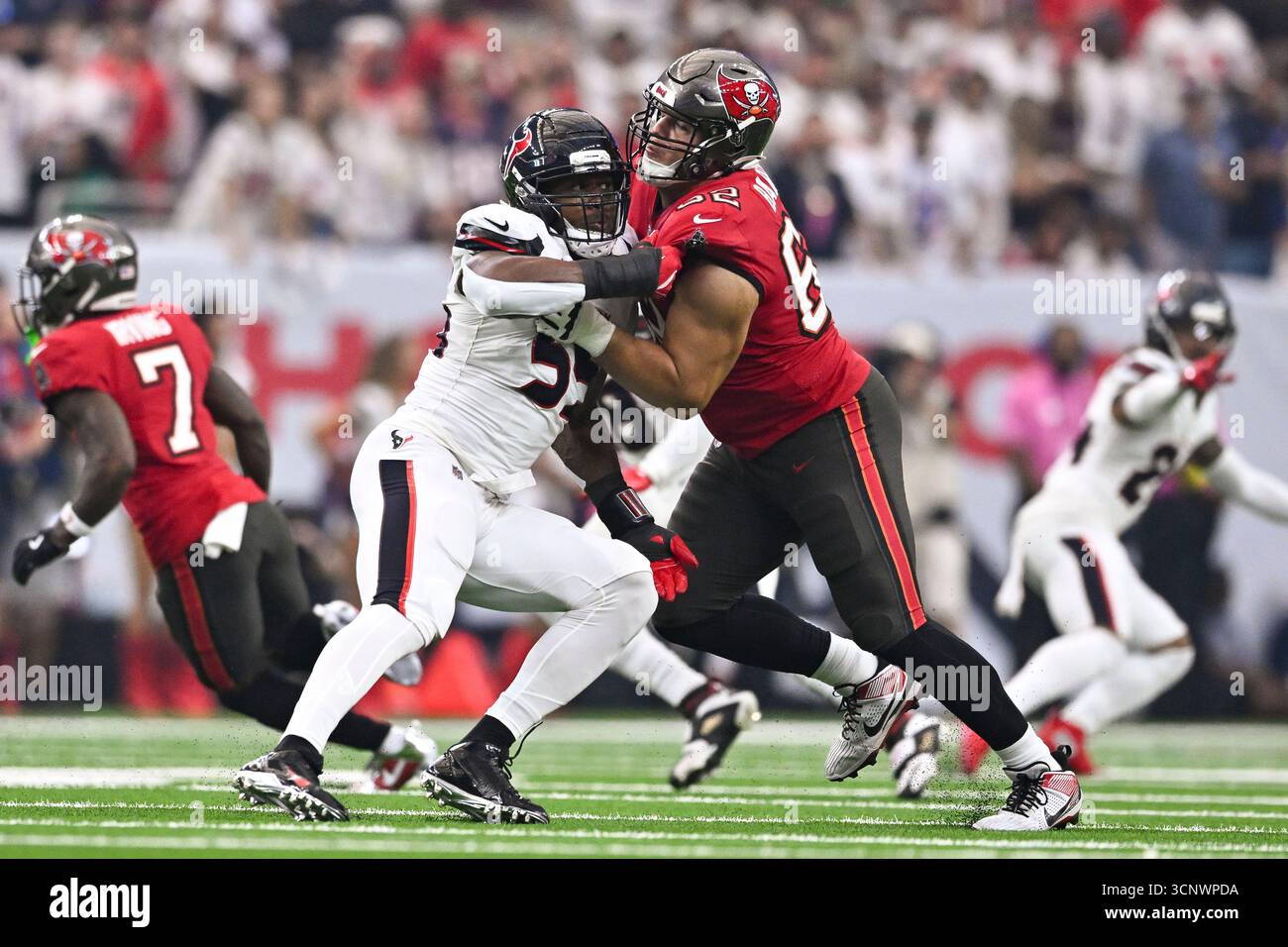 Houston Texans defensive end Danielle Hunter (55) defends in coverage ...