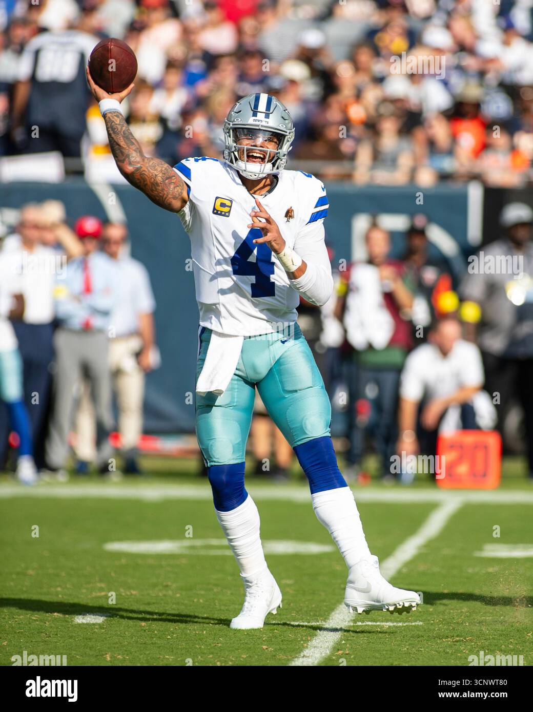 September 21, 2025: Dallas Cowboys Quarterback Dak Prescott (4) throws ...