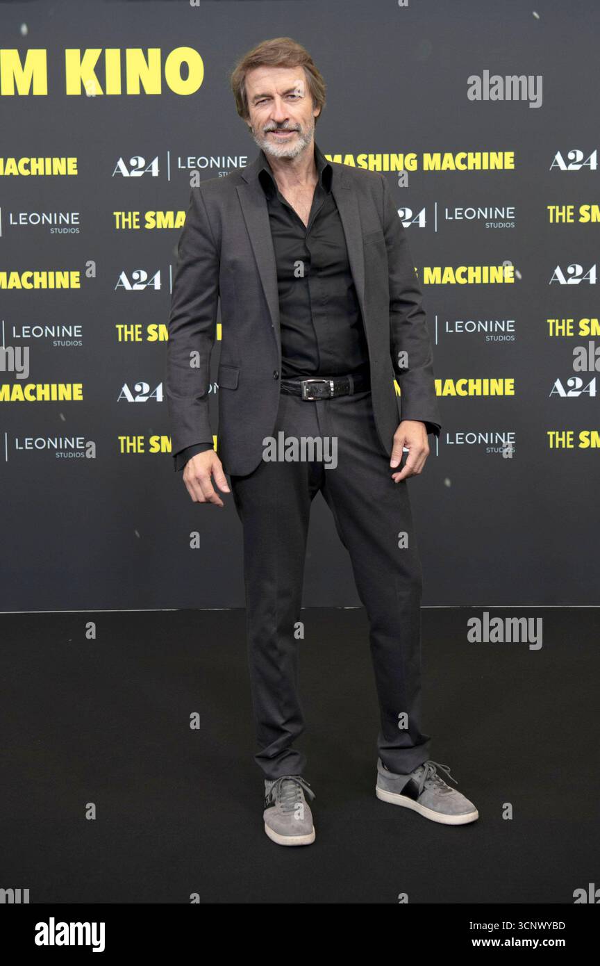 Guido Broscheit bei der Premiere des Kinofims The Smashing Machine im ...