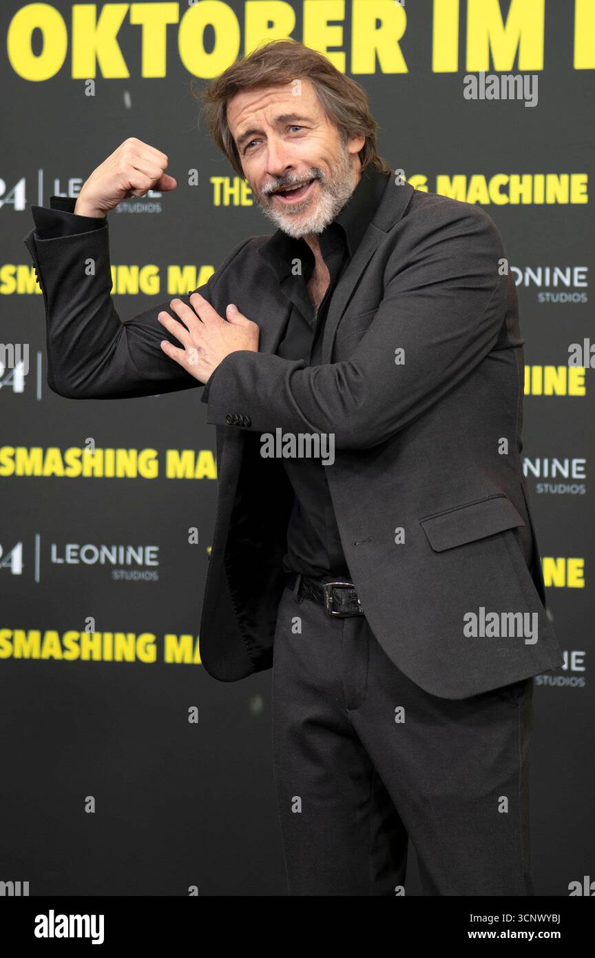Guido Broscheit bei der Premiere des Kinofims The Smashing Machine im ...