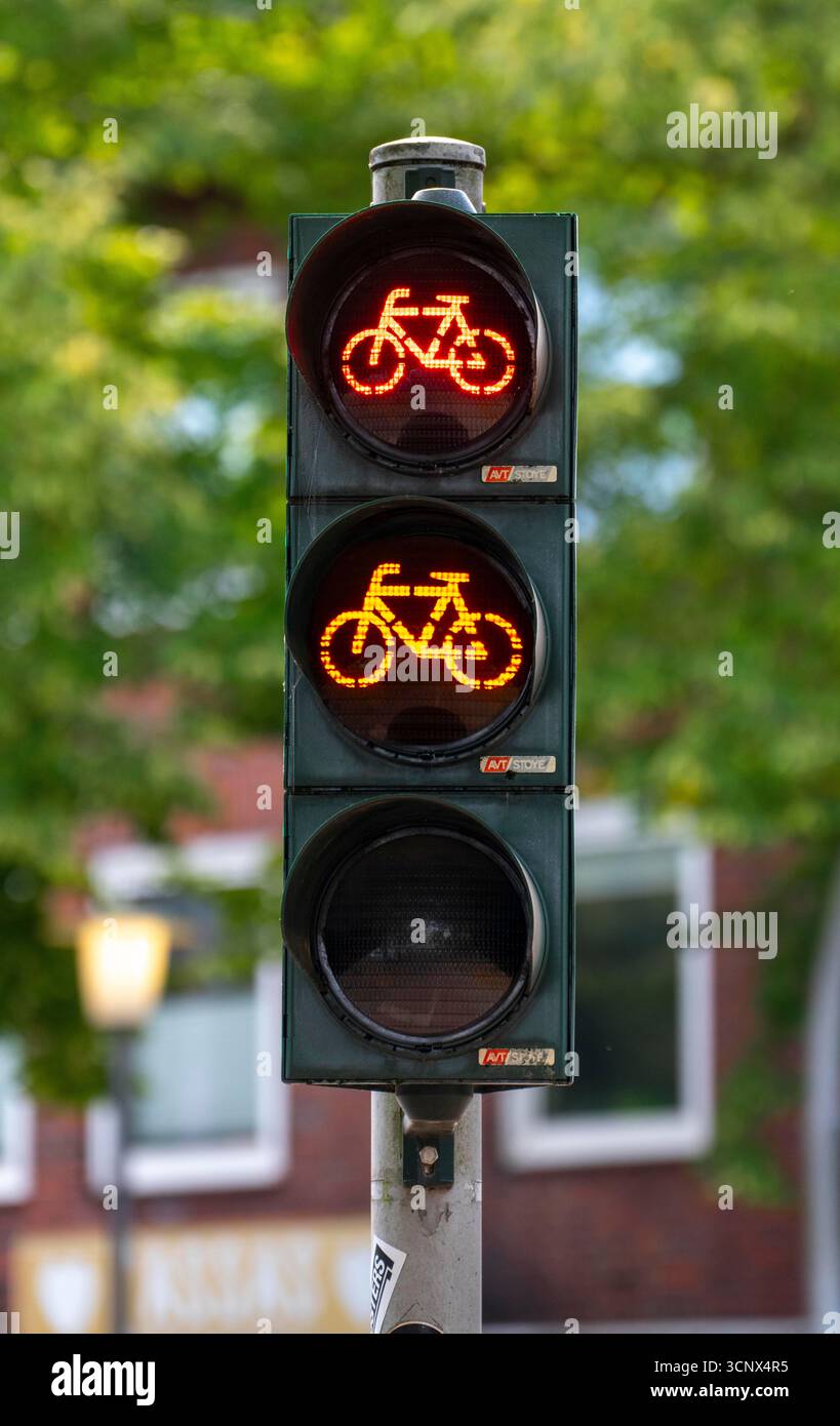 Cycling in Münster, bicycle traffic lights, traffic lights exclusively ...