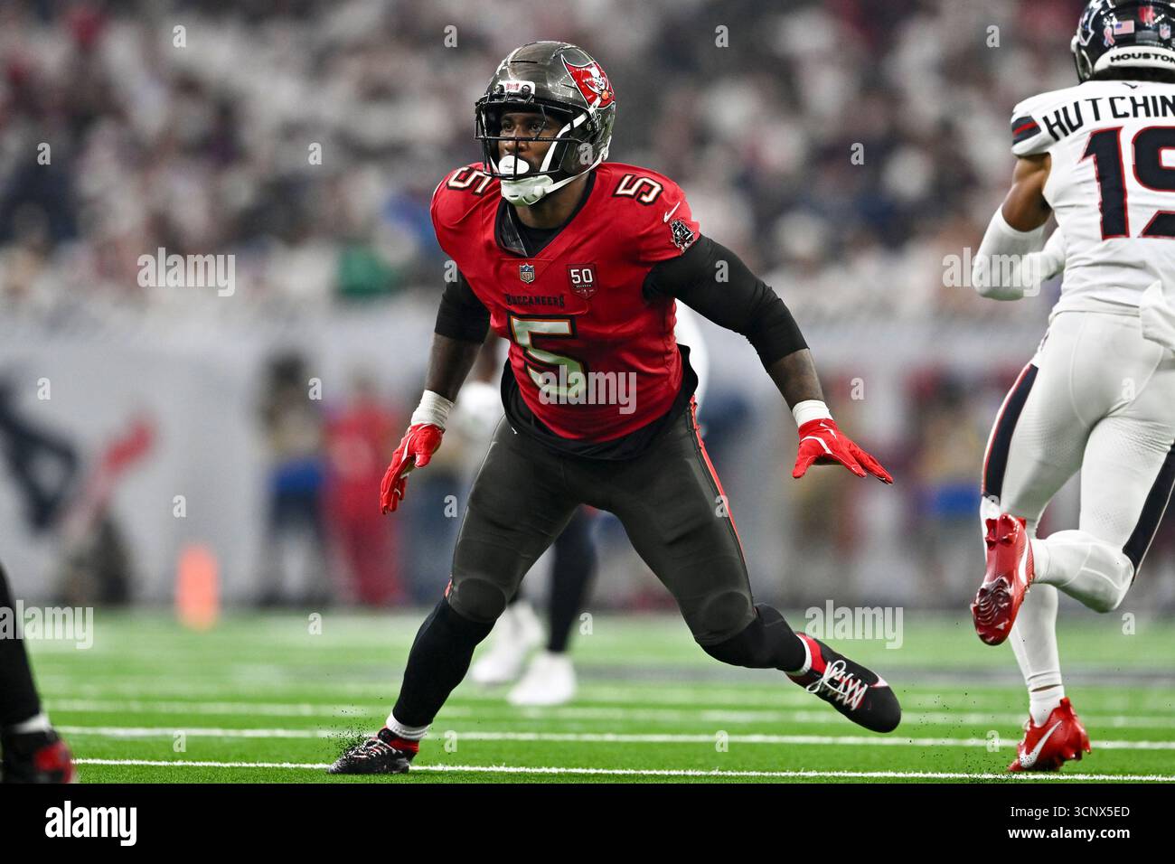 Tampa Bay Buccaneers linebacker Haason Reddick (5) defends in coverage ...