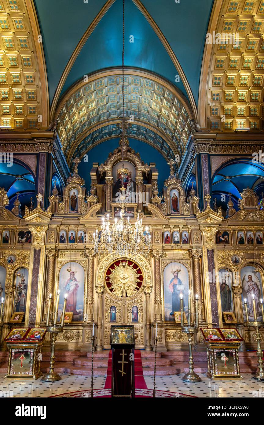 Inside saint stephen church hi-res stock photography and images - Alamy