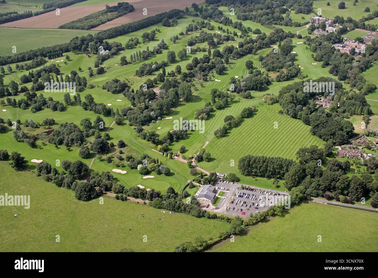 Fairways on golf club hi-res stock photography and images - Alamy