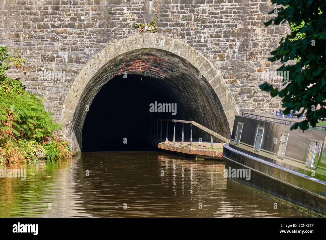 Southern entrance to Chirk Tunnel on the Llangollen Branch of the ...