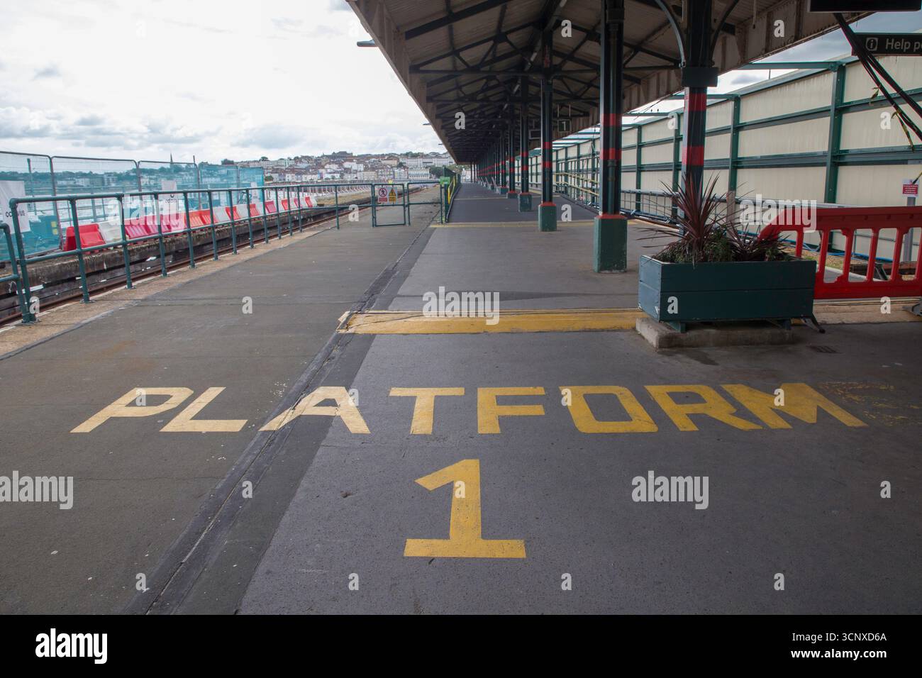 Pier head terminal hi-res stock photography and images - Alamy