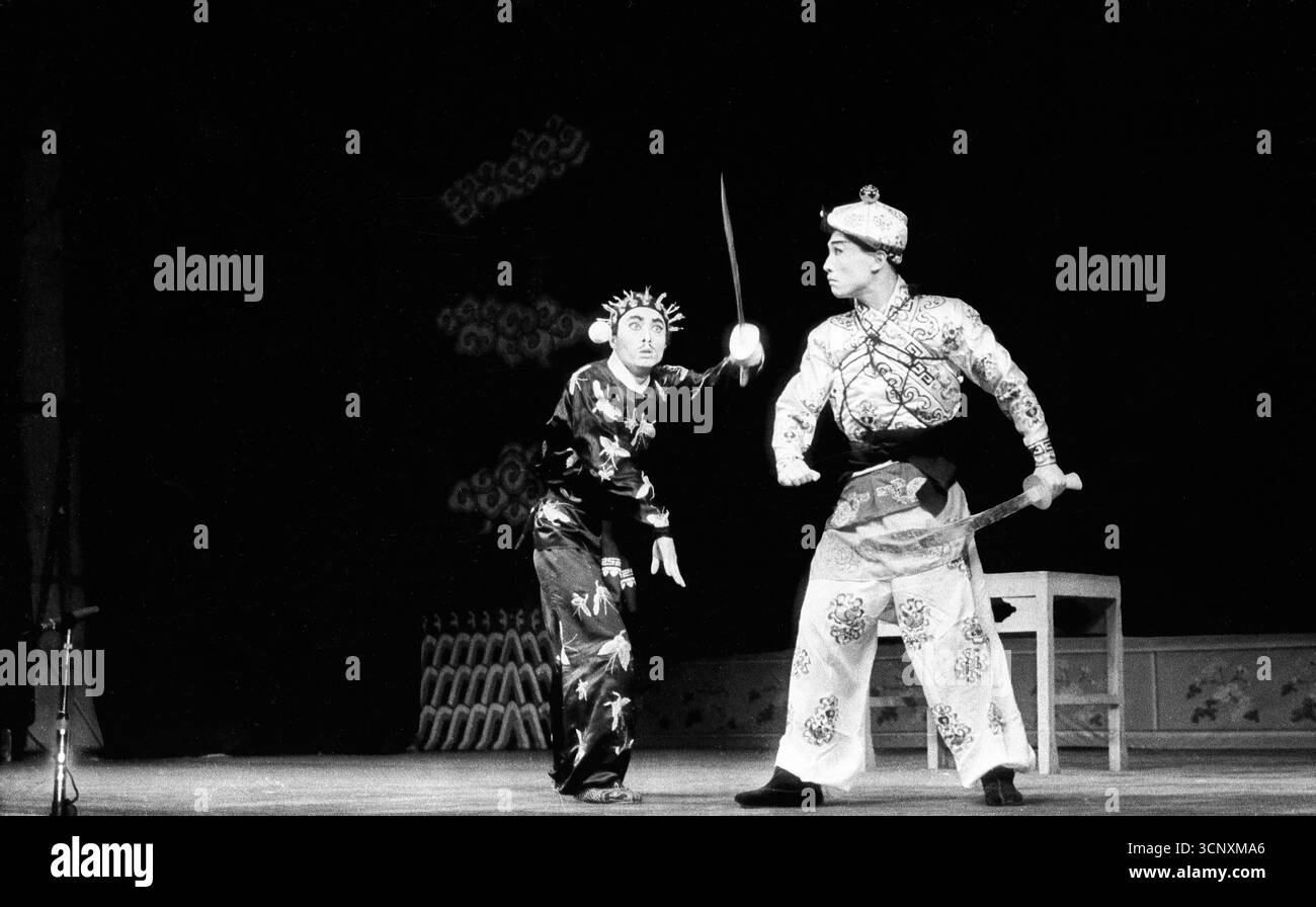 China peking opera performance Black and White Stock Photos & Images ...