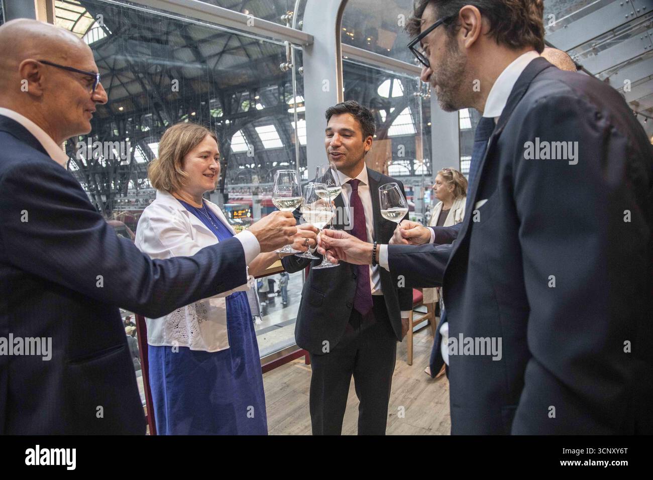 Milan, Central Station, Grandi Stazioni Retail presentation of the new ...