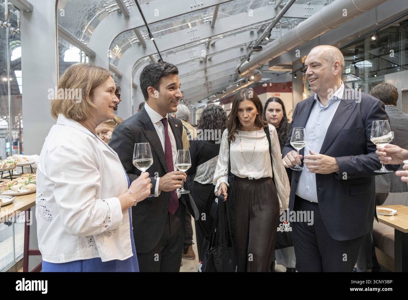 Milan, Central Station For Grandi Stazioni Retail presentation of the ...