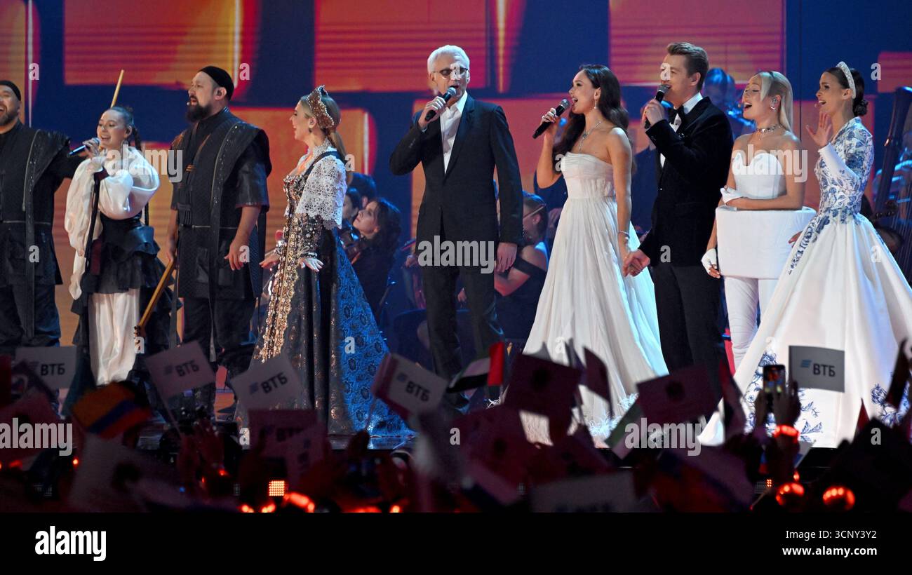 From left to right: members of the folk group Ay Yola, singers Pelageya ...