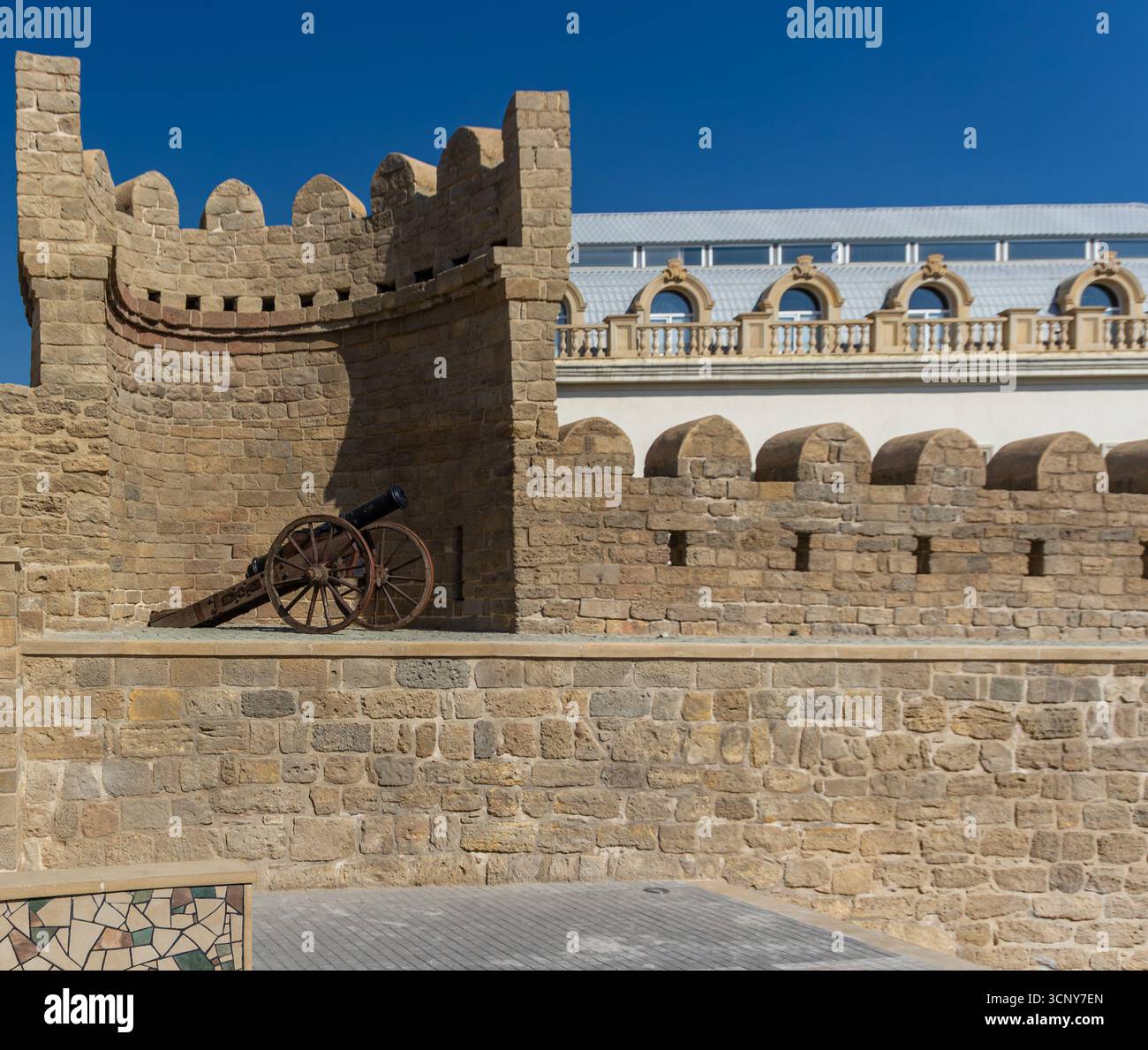 Old stone defensive wall hi-res stock photography and images - Alamy